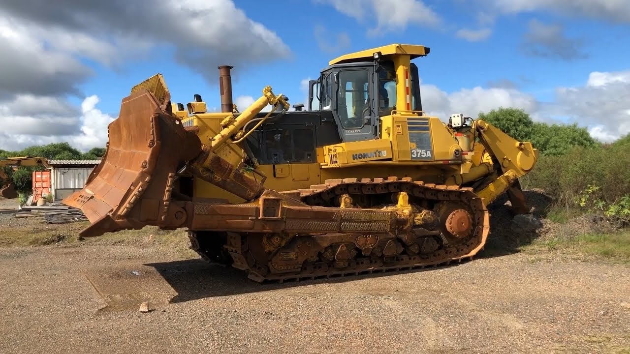 Komatsu Dozer D375-5 – Yellow Power Pte Ltd – Heavy Equipment Singapore