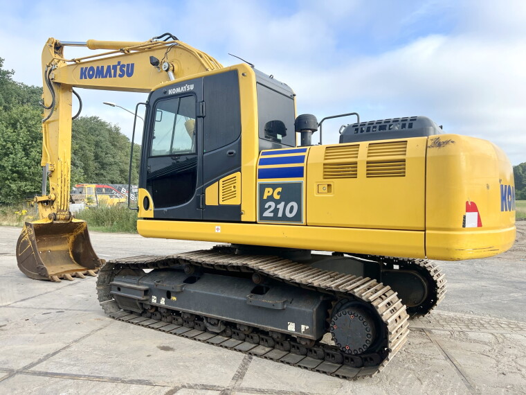 Komatsu PC210-10M0 – Yellow Power Pte Ltd – Heavy Equipment Singapore